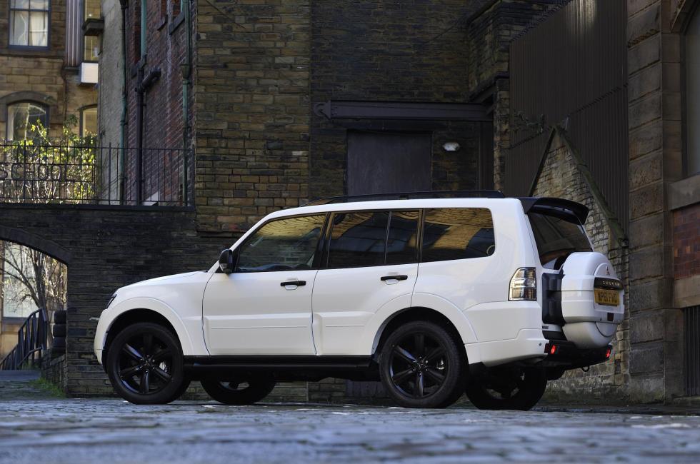 Mitsubishi Shogun Black SG4 3.2 DI-DC 4WD Road Test « Petroleum Vitae